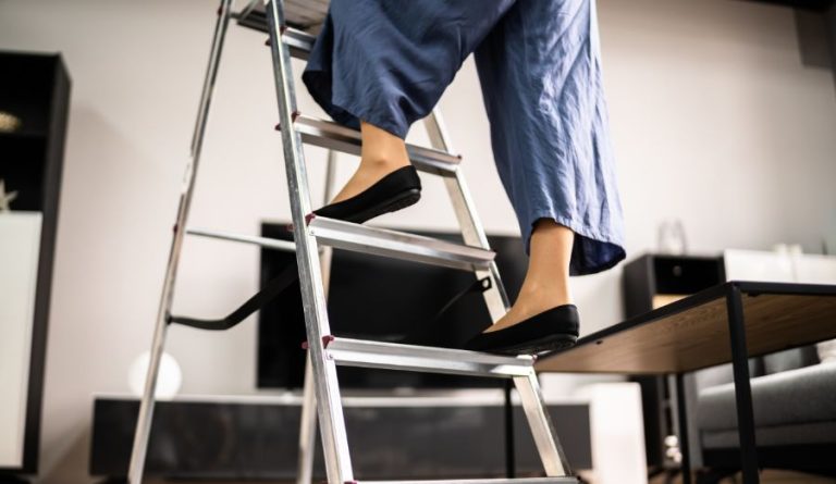 Best Step Ladder For Elderly In 2024: Let The Seniors Handle A Few ...
